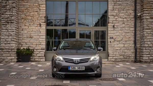 Pelēks Toyota Avensis 2012 Tallina, ar dzinēja tilpumu 1.80 L un nobraukumu 162 tūkst. km par 8000 €, foto 1 vietnē AUTOMOTO.COM.LV