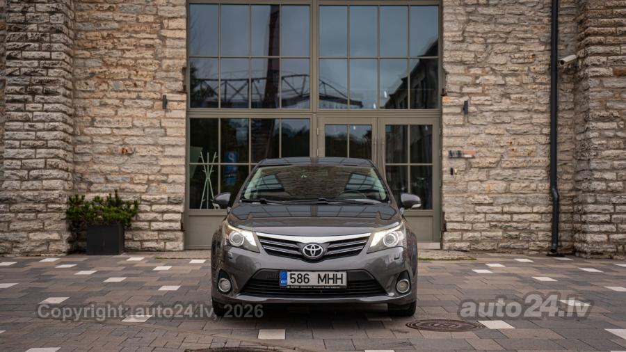 Серый Тойота Авенсис 2012 в Таллин, объемом двигателя 1.80 л и пробегом 162 тыс. км за 8000 €, фото 1 на AUTOMOTO.COM.LV