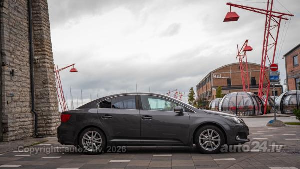 Pelēks Toyota Avensis 2012 Tallina, ar dzinēja tilpumu 1.80 L un nobraukumu 162 tūkst. km par 8000 €, foto 3 vietnē AUTOMOTO.COM.LV
