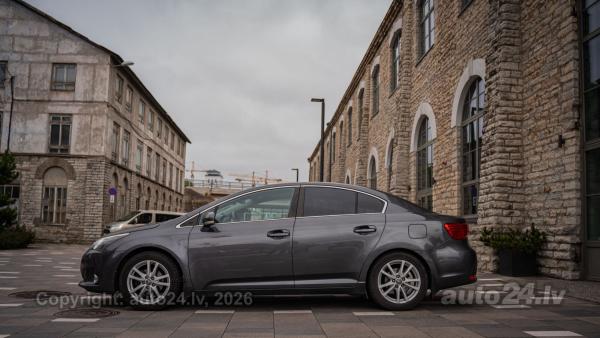 Pelēks Toyota Avensis 2012 Tallina, ar dzinēja tilpumu 1.80 L un nobraukumu 162 tūkst. km par 8000 €, foto 4 vietnē AUTOMOTO.COM.LV
