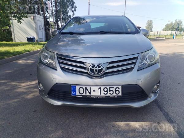 Grey Toyota Avensis 2012 in Riga, with an engine capacity of 2.00 L and mileage of 258 thousand km for 5950 €, photo 9 on AUTOMOTO.COM.LV