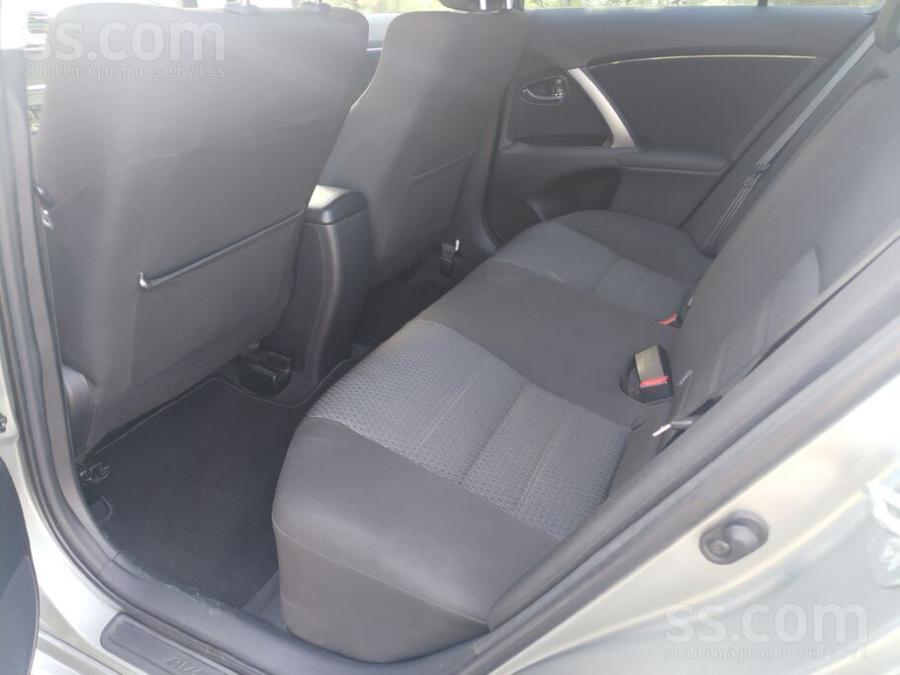 Pelēks Toyota Avensis 2012 Rīga, ar dzinēja tilpumu 2.00 L un nobraukumu 258 tūkst. km par 5950 €, foto 18 vietnē AUTOMOTO.COM.LV
