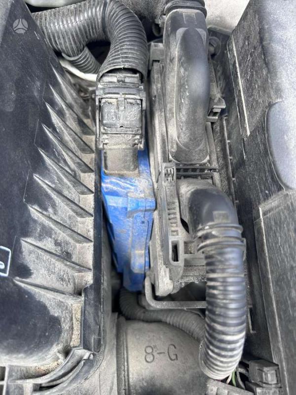 Pelēks Toyota Avensis 2012 Ukmergė, ar dzinēja tilpumu 1.80 L un nobraukumu 250 tūkst. km par 7500 €, foto 5 vietnē AUTOMOTO.COM.LV