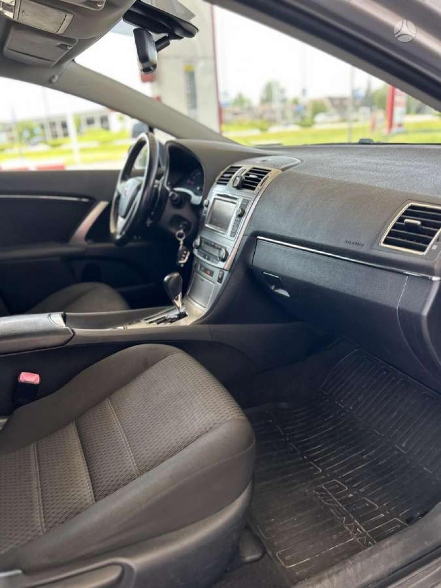 Pelēks Toyota Avensis 2012 Ukmergė, ar dzinēja tilpumu 1.80 L un nobraukumu 250 tūkst. km par 7500 €, foto 11 vietnē AUTOMOTO.COM.LV