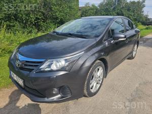 Pelēks Toyota Avensis 2012 Rīga, ar dzinēja tilpumu 1.80 L un nobraukumu 239 tūkst. km par 4500 €, foto  vietnē AUTOMOTO.COM.LV