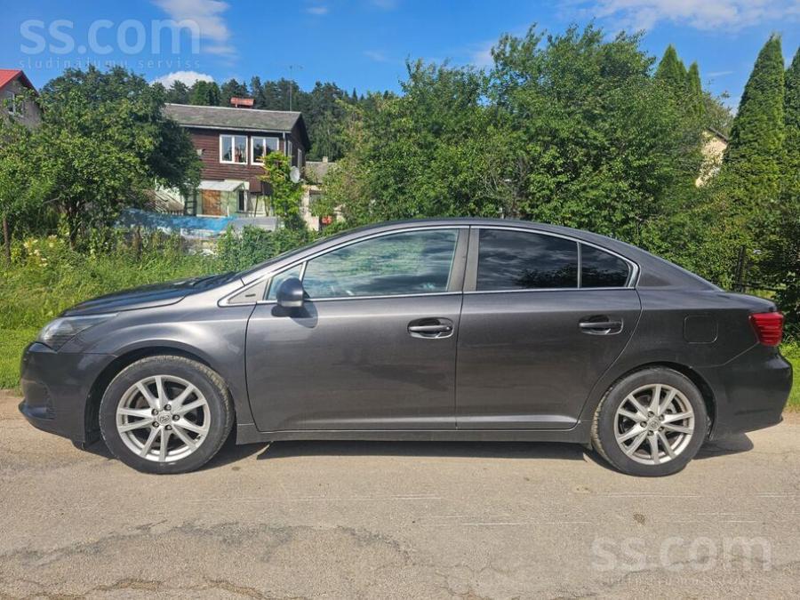 Pelēks Toyota Avensis 2012 Rīga, ar dzinēja tilpumu 1.80 L un nobraukumu 239 tūkst. km par 4500 €, foto 3 vietnē AUTOMOTO.COM.LV