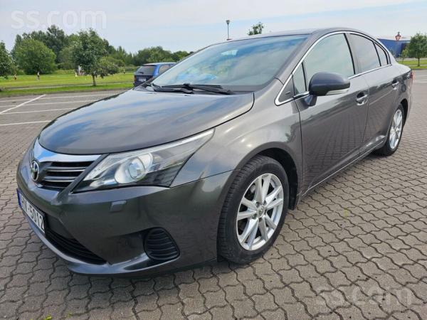 Grey Toyota Avensis 2012 in Riga, with an engine capacity of 1.80 L and mileage of 239 thousand km for 4900 €, photo 1 on AUTOMOTO.COM.LV