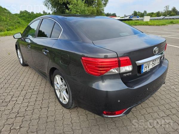 Grey Toyota Avensis 2012 in Riga, with an engine capacity of 1.80 L and mileage of 239 thousand km for 4900 €, photo 3 on AUTOMOTO.COM.LV