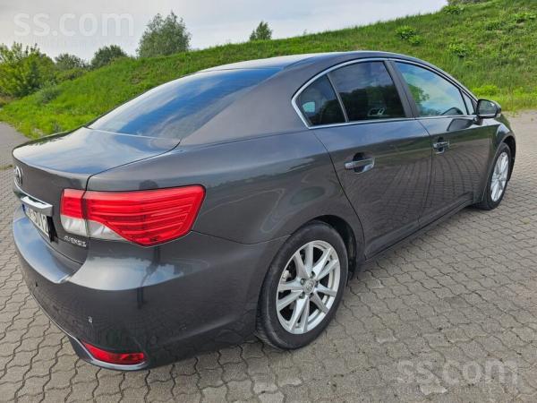 Grey Toyota Avensis 2012 in Riga, with an engine capacity of 1.80 L and mileage of 239 thousand km for 4900 €, photo 4 on AUTOMOTO.COM.LV
