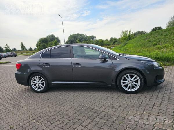 Grey Toyota Avensis 2012 in Riga, with an engine capacity of 1.80 L and mileage of 239 thousand km for 4900 €, photo 5 on AUTOMOTO.COM.LV