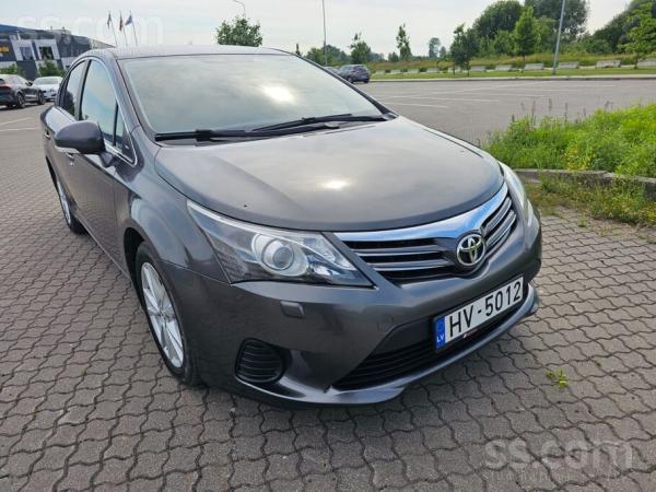 Grey Toyota Avensis 2012 in Riga, with an engine capacity of 1.80 L and mileage of 239 thousand km for 4900 €, photo 6 on AUTOMOTO.COM.LV