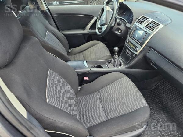 Grey Toyota Avensis 2012 in Riga, with an engine capacity of 1.80 L and mileage of 239 thousand km for 4900 €, photo 7 on AUTOMOTO.COM.LV
