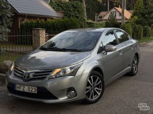 Pelēks Toyota Avensis 2012 Alīta, ar dzinēja tilpumu 2.00 L un nobraukumu 366 tūkst. km par 4350 €, foto  vietnē AUTOMOTO.COM.LV