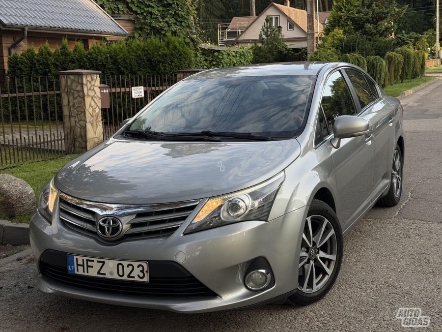 Pelēks Toyota Avensis 2012 Alīta, ar dzinēja tilpumu 2.00 L un nobraukumu 366 tūkst. km par 4350 €, foto 3 vietnē AUTOMOTO.COM.LV
