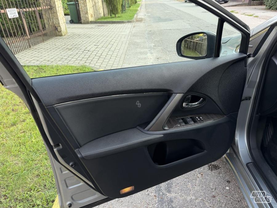 Pelēks Toyota Avensis 2012 Alīta, ar dzinēja tilpumu 2.00 L un nobraukumu 366 tūkst. km par 4350 €, foto 14 vietnē AUTOMOTO.COM.LV