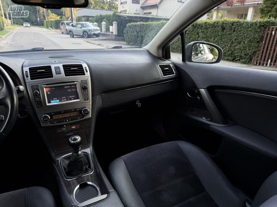 Pelēks Toyota Avensis 2012 Alīta, ar dzinēja tilpumu 2.00 L un nobraukumu 366 tūkst. km par 4350 €, foto 22 vietnē AUTOMOTO.COM.LV