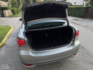 Pelēks Toyota Avensis 2012 Alīta, ar dzinēja tilpumu 2.00 L un nobraukumu 366 tūkst. km par 4350 €, foto 25 vietnē AUTOMOTO.COM.LV