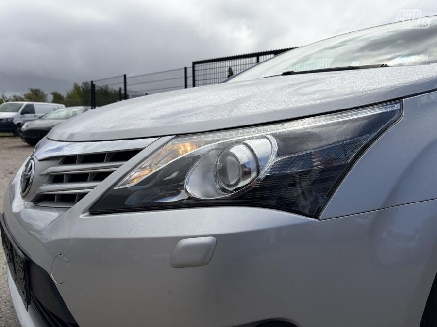 Grey Toyota Avensis 2012 in Vilnius, with an engine capacity of 2.00 L and mileage of 51 thousand km for 6999 €, photo 5 on AUTOMOTO.COM.LV
