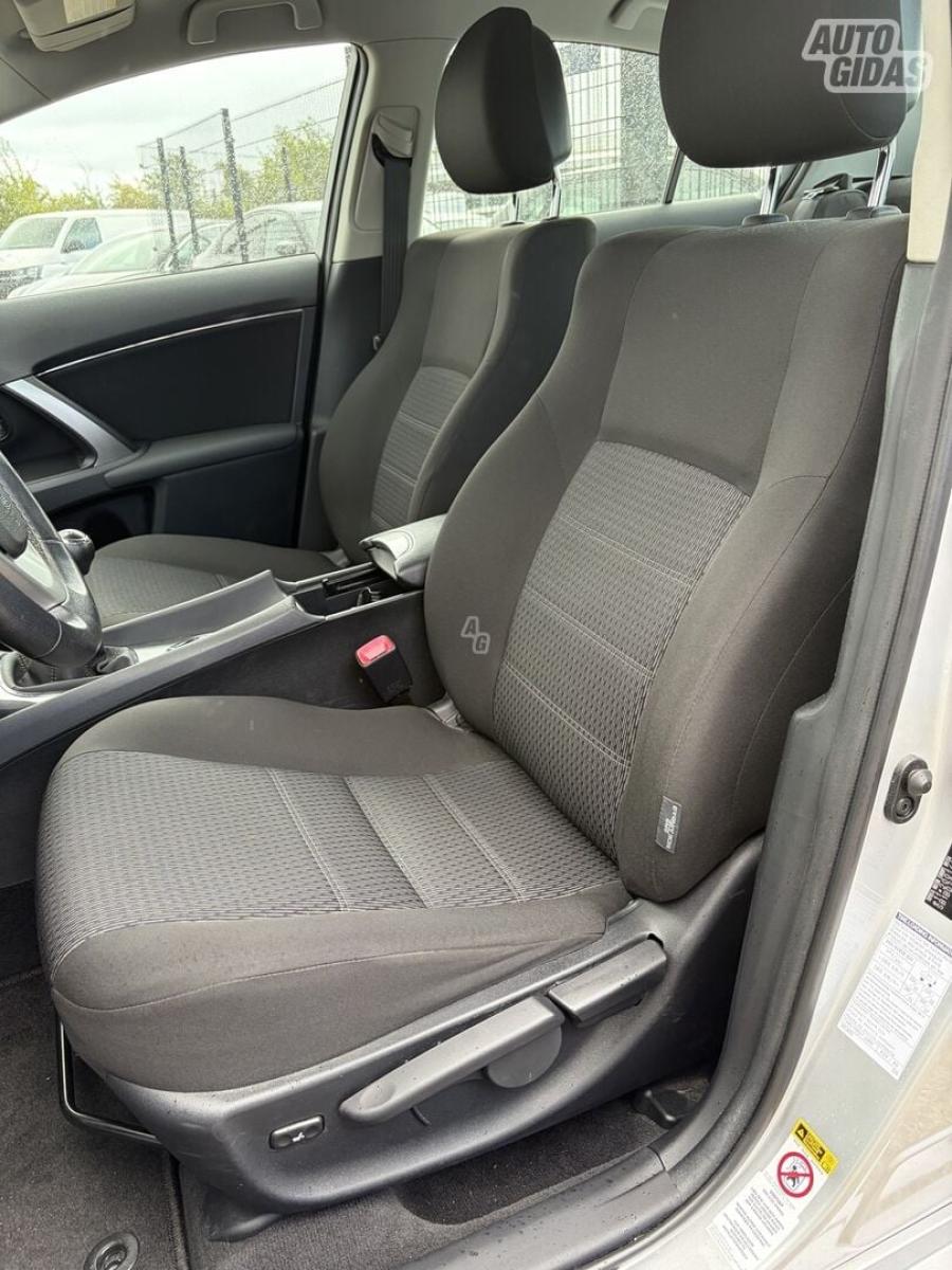 Grey Toyota Avensis 2012 in Vilnius, with an engine capacity of 2.00 L and mileage of 51 thousand km for 6999 €, photo 13 on AUTOMOTO.COM.LV