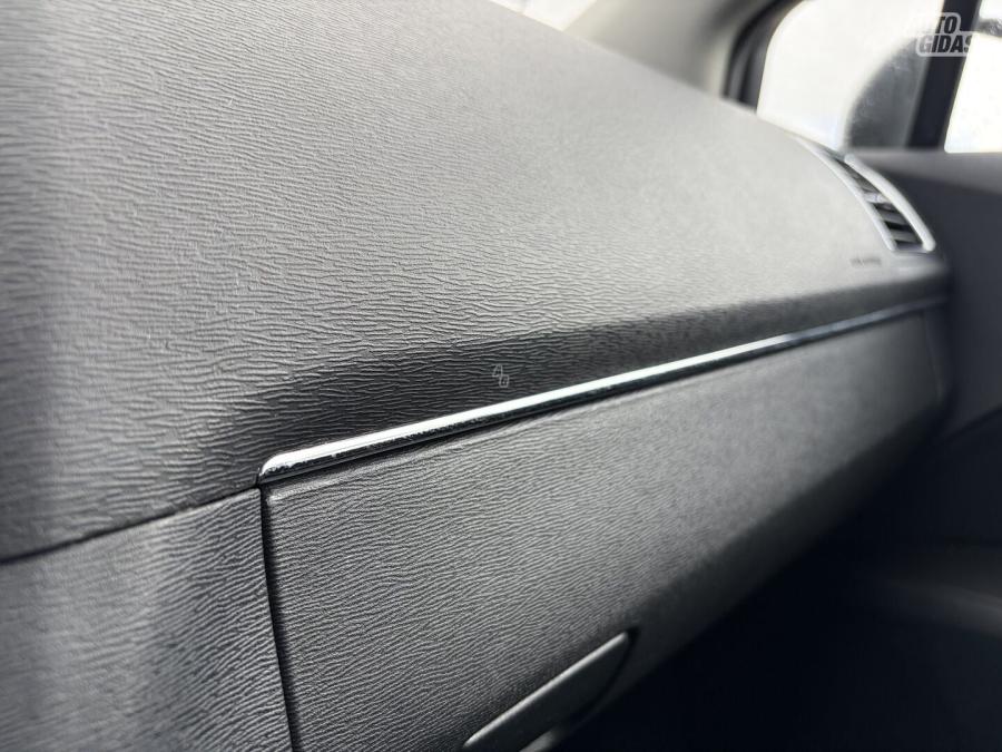 Grey Toyota Avensis 2012 in Vilnius, with an engine capacity of 2.00 L and mileage of 51 thousand km for 6999 €, photo 18 on AUTOMOTO.COM.LV