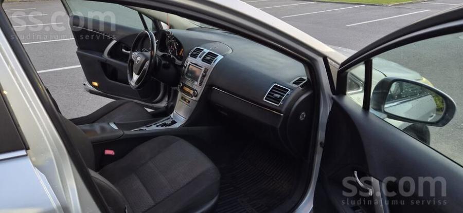 Grey Toyota Avensis 2012 in Riga, with an engine capacity of 2.20 L and mileage of 400 thousand km for 3290 €, photo 7 on AUTOMOTO.COM.LV