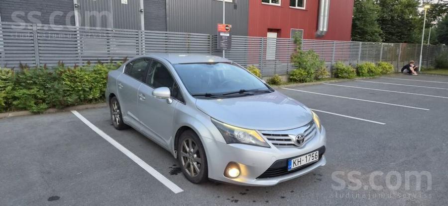 Grey Toyota Avensis 2012 in Riga, with an engine capacity of 2.20 L and mileage of 400 thousand km for 3290 €, photo 3 on AUTOMOTO.COM.LV