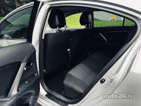 Grey Toyota Avensis 2012 in Tallinn, with an engine capacity of 2.00 L and mileage of 250 thousand km for 5390 €, photo 11 on AUTOMOTO.COM.LV