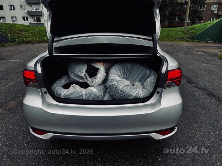 Grey Toyota Avensis 2012 in Tallinn, with an engine capacity of 2.00 L and mileage of 250 thousand km for 5390 €, photo 12 on AUTOMOTO.COM.LV