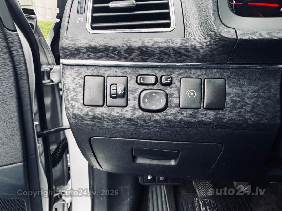 Grey Toyota Avensis 2012 in Tallinn, with an engine capacity of 2.00 L and mileage of 250 thousand km for 5390 €, photo 14 on AUTOMOTO.COM.LV