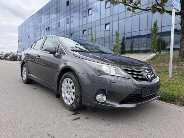Pelēks Toyota Avensis 2012 Panevēža, ar dzinēja tilpumu 2.00 L un nobraukumu 234 tūkst. km par 3250 €, foto 1 vietnē AUTOMOTO.COM.LV