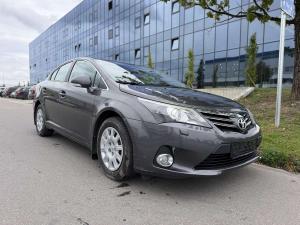 Pelēks Toyota Avensis 2012 Panevēža, ar dzinēja tilpumu 2.00 L un nobraukumu 234 tūkst. km par 3250 €, foto  vietnē AUTOMOTO.COM.LV