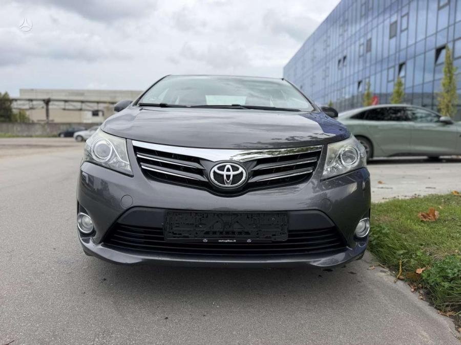 Pelēks Toyota Avensis 2012 Panevēža, ar dzinēja tilpumu 2.00 L un nobraukumu 234 tūkst. km par 3250 €, foto 4 vietnē AUTOMOTO.COM.LV