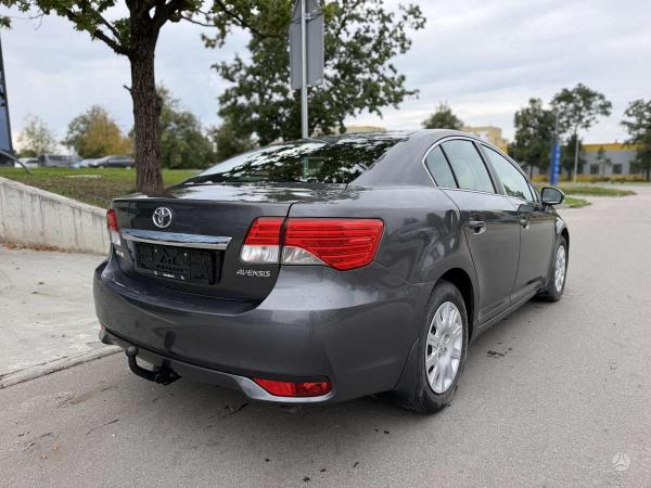 Pelēks Toyota Avensis 2012 Panevēža, ar dzinēja tilpumu 2.00 L un nobraukumu 234 tūkst. km par 3250 €, foto 8 vietnē AUTOMOTO.COM.LV