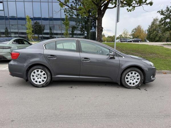 Pelēks Toyota Avensis 2012 Panevēža, ar dzinēja tilpumu 2.00 L un nobraukumu 234 tūkst. km par 3250 €, foto 11 vietnē AUTOMOTO.COM.LV