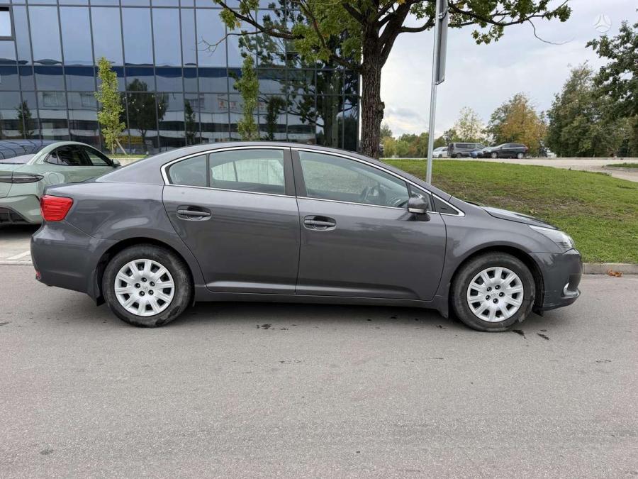 Pelēks Toyota Avensis 2012 Panevēža, ar dzinēja tilpumu 2.00 L un nobraukumu 234 tūkst. km par 3250 €, foto 11 vietnē AUTOMOTO.COM.LV