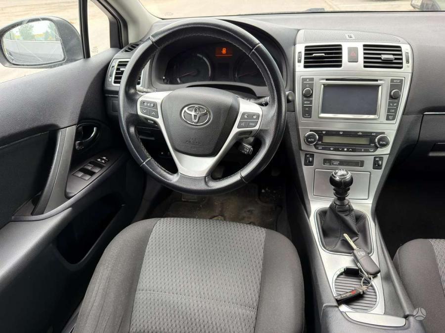 Pelēks Toyota Avensis 2012 Panevēža, ar dzinēja tilpumu 2.00 L un nobraukumu 234 tūkst. km par 3250 €, foto 13 vietnē AUTOMOTO.COM.LV