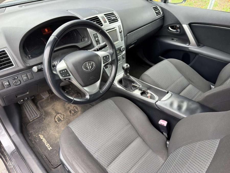 Pelēks Toyota Avensis 2012 Panevēža, ar dzinēja tilpumu 2.00 L un nobraukumu 234 tūkst. km par 3250 €, foto 14 vietnē AUTOMOTO.COM.LV