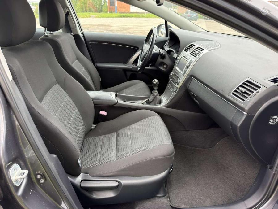 Pelēks Toyota Avensis 2012 Panevēža, ar dzinēja tilpumu 2.00 L un nobraukumu 234 tūkst. km par 3250 €, foto 16 vietnē AUTOMOTO.COM.LV