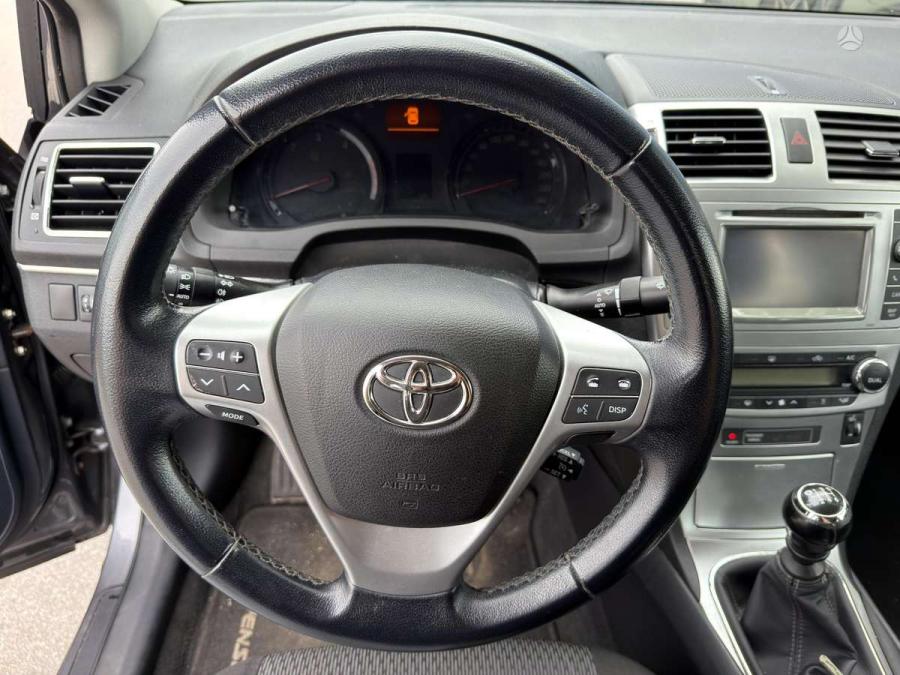 Pelēks Toyota Avensis 2012 Panevēža, ar dzinēja tilpumu 2.00 L un nobraukumu 234 tūkst. km par 3250 €, foto 21 vietnē AUTOMOTO.COM.LV