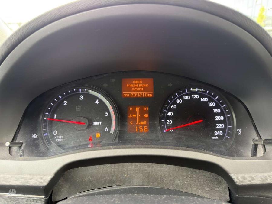 Pelēks Toyota Avensis 2012 Panevēža, ar dzinēja tilpumu 2.00 L un nobraukumu 234 tūkst. km par 3250 €, foto 27 vietnē AUTOMOTO.COM.LV