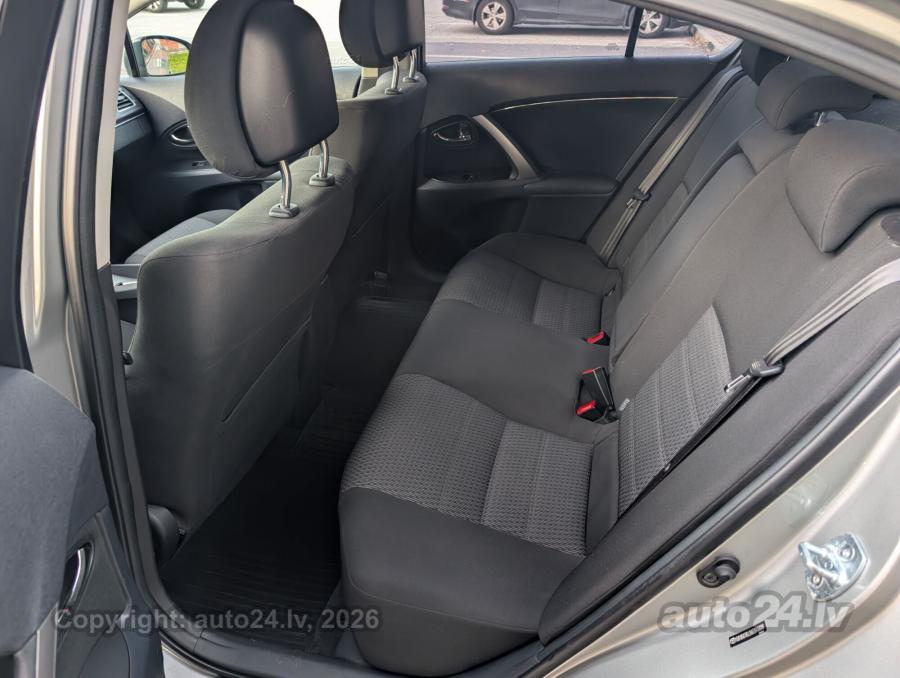 Серый Тойота Авенсис 2012 в Таллин, объемом двигателя 1.80 л и пробегом 0 тыс. км за 5990 €, фото 8 на AUTOMOTO.COM.LV