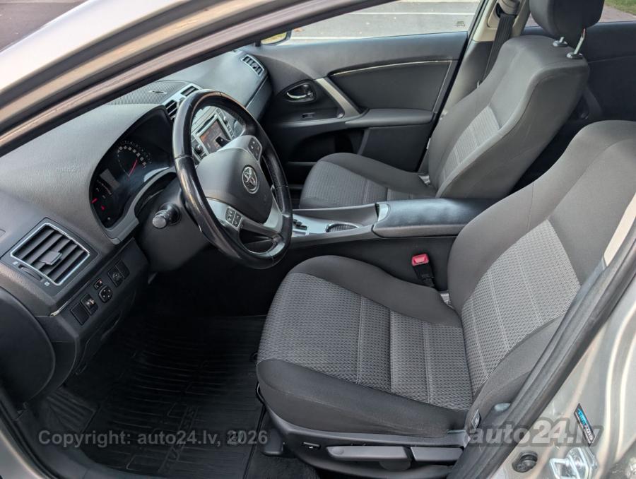 Серый Тойота Авенсис 2012 в Таллин, объемом двигателя 1.80 л и пробегом 0 тыс. км за 5990 €, фото 9 на AUTOMOTO.COM.LV