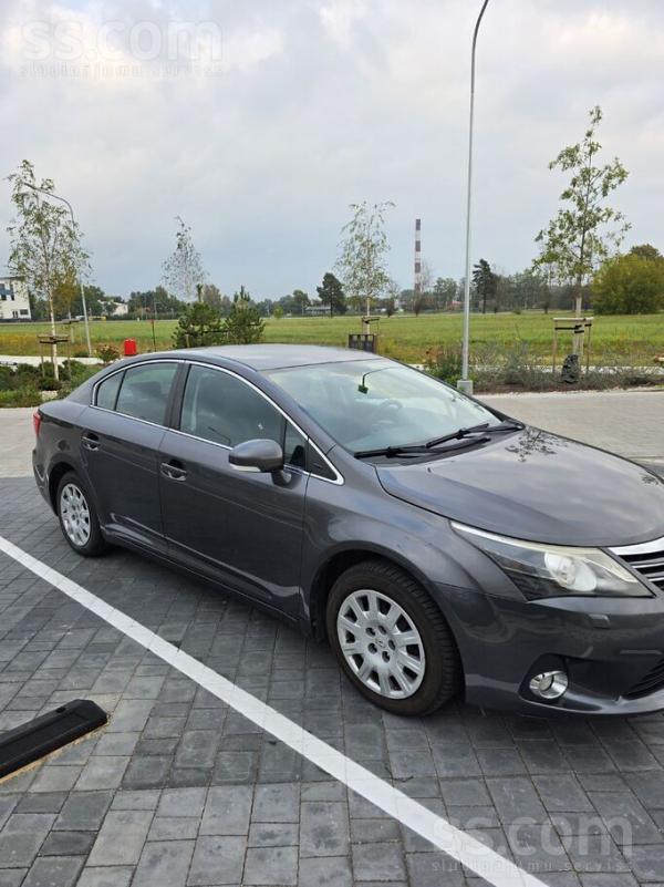 Серый Тойота Авенсис 2012 в Рига, объемом двигателя 1.80 л и пробегом 238 тыс. км за 7100 €, фото 5 на AUTOMOTO.COM.LV