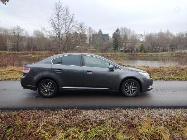 Grey Toyota Avensis 2013 in Klaipeda, with an engine capacity of 2.00 L and mileage of 230 thousand km for 2200 €, photo 2 on AUTOMOTO.COM.LV