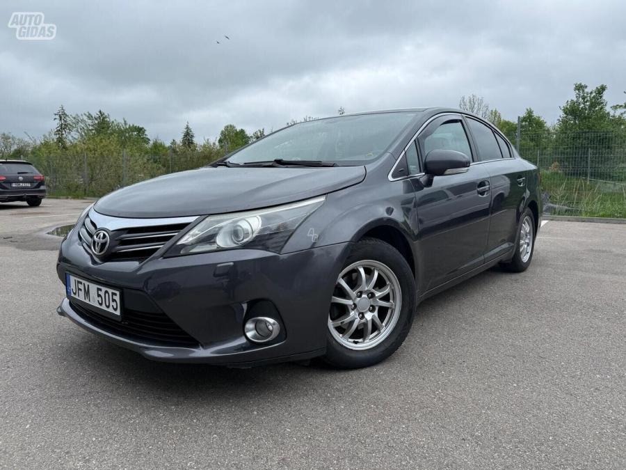 Pelēks Toyota Avensis 2013 Viļņa, ar dzinēja tilpumu 2.00 L un nobraukumu 295 tūkst. km par 5300 €, foto 1 vietnē AUTOMOTO.COM.LV