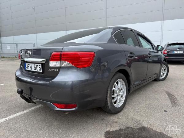Pelēks Toyota Avensis 2013 Viļņa, ar dzinēja tilpumu 2.00 L un nobraukumu 295 tūkst. km par 5300 €, foto 7 vietnē AUTOMOTO.COM.LV