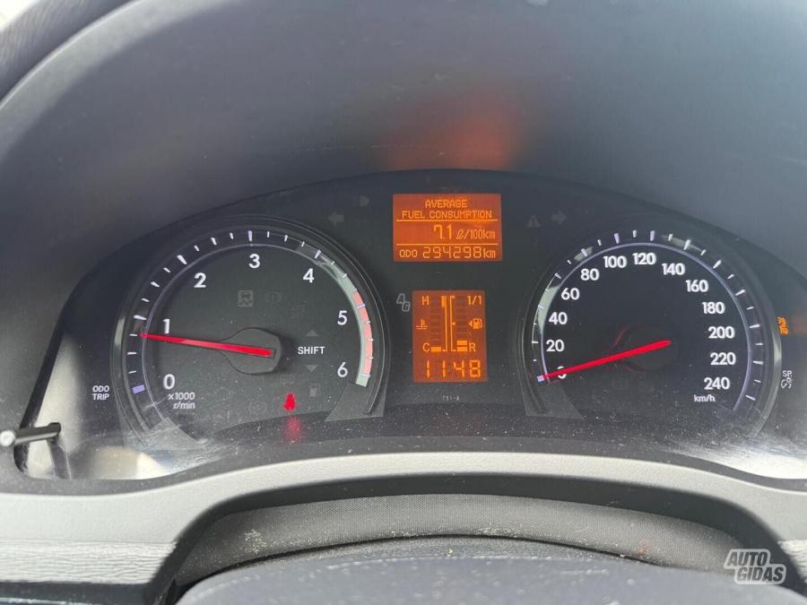 Pelēks Toyota Avensis 2013 Viļņa, ar dzinēja tilpumu 2.00 L un nobraukumu 295 tūkst. km par 5300 €, foto 10 vietnē AUTOMOTO.COM.LV