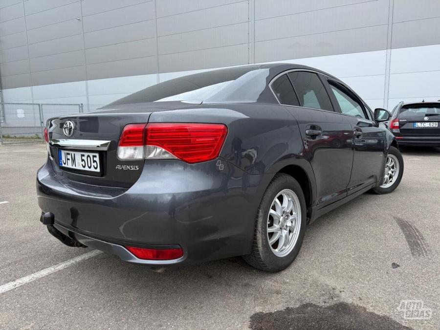 Серый Тойота Авенсис 2013 в Вильнюс, объемом двигателя 2.00 л и пробегом 295 тыс. км за 4900 €, фото 8 на AUTOMOTO.COM.LV