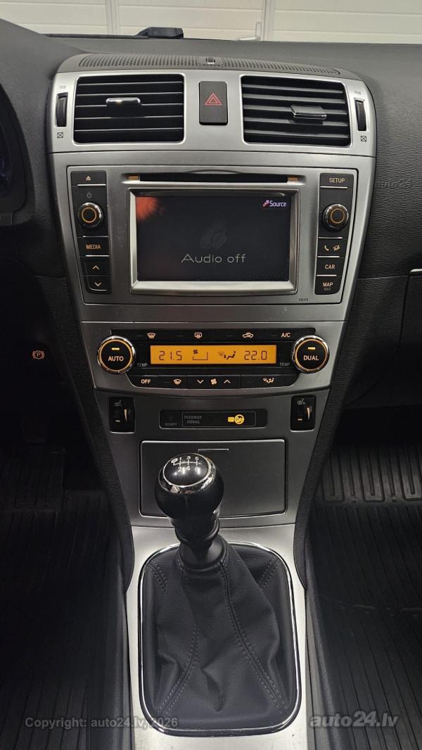 Серый Тойота Авенсис 2013 в Таллин, объемом двигателя 2.00 л и пробегом 112 тыс. км за 8700 €, фото 10 на AUTOMOTO.COM.LV