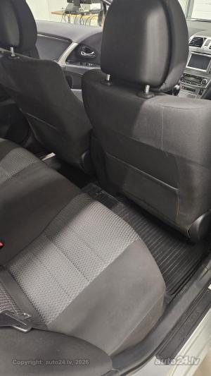 Серый Тойота Авенсис 2013 в Таллин, объемом двигателя 2.00 л и пробегом 112 тыс. км за 8700 €, фото 13 на AUTOMOTO.COM.LV